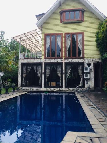 Villa Gathering Muslim Yuni Syahla - Bogor