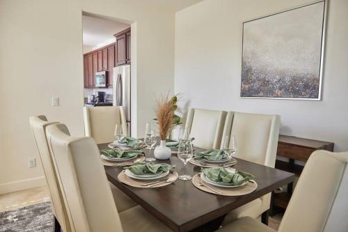New Upscale House, Tahoe 30-min W/ Cal King - Reno, NV