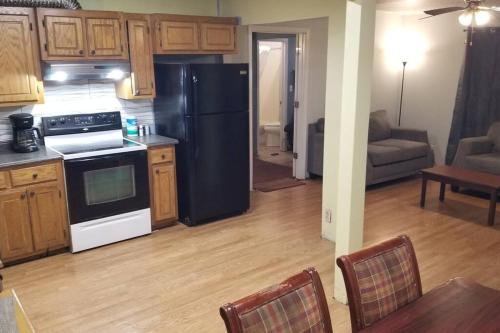 Osu King Bed Hotel Room 102 - 7 Clans Casino Perry