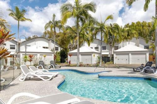 14 Gorgeous Waterfront Noosa Oasis - Noosaville