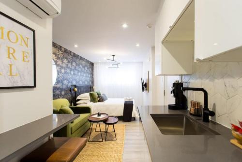 Palms Little Italy Studio With Full Bathroom By Denstays - Laval, Quebec, Canadà