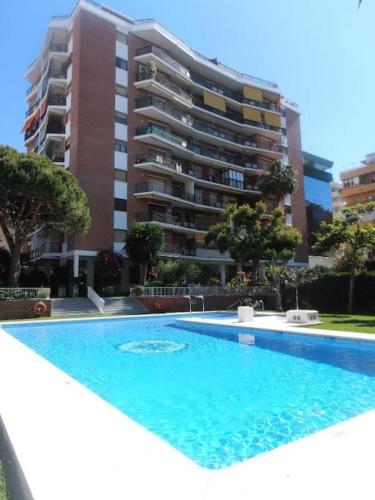 Central Beach Apartment With Free Parking And Pool - Marbella