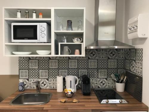 Studette De 17m2 Avec Parking Prive Gratuit Climatisation Et Petite Cuisine - Mentone