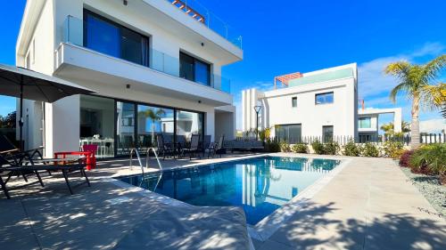 By The Bay Villa,3 Br/pool - Protaras
