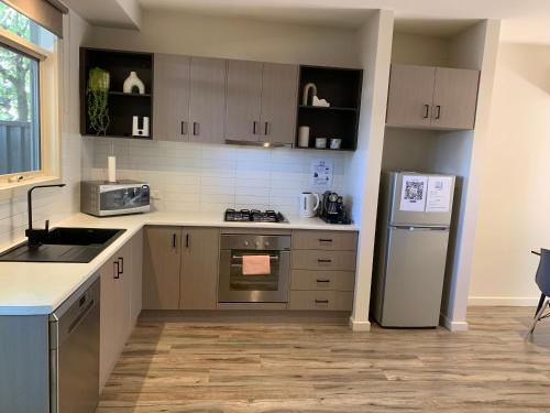 Shepparton Lakeside Serviced Apartment - Shepparton