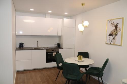 New Apartment J22, Free Private Parking, Terrace, Self Check-in - Kaunas