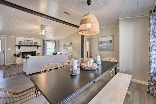 Lake View & Decks: Pet-friendly Mabank Home - Log Cabin, TX