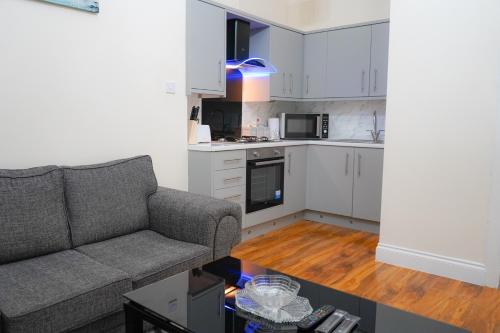 Glasgow - 2 Bedroom Apartment - Glasgow