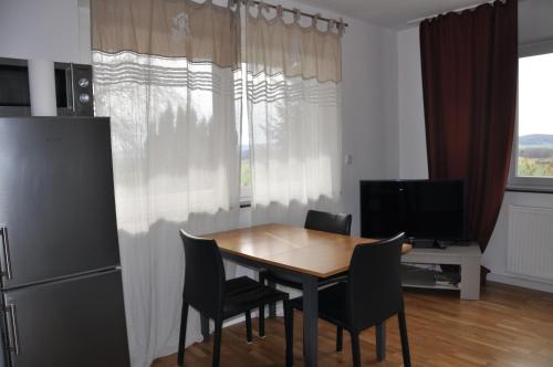 Geraumige 2-z Wohnung Im Grunen, Garten, Terrasse, Ruhig, Natur, Phantastischer Blick! - Marburg