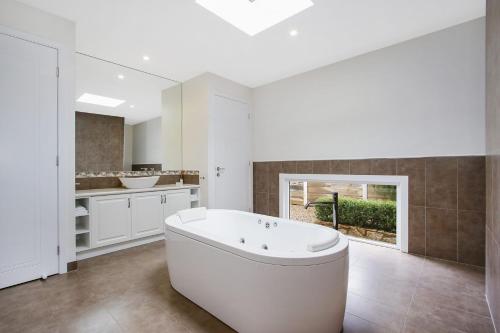 Bright Bliss Luxury Guesthouse - Bright