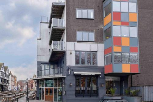 Riverside House Bristol - Arnolfini Arts