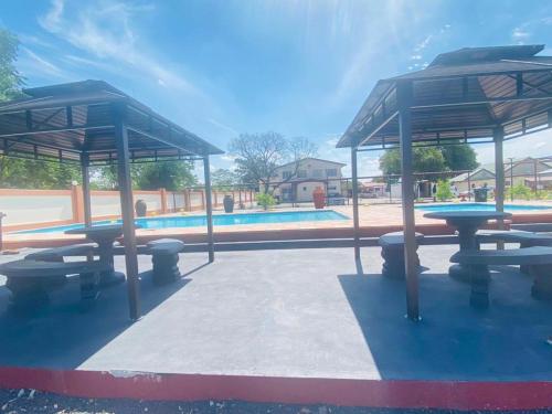 4th Avenue Themepark & Lodge in Rustenburg, South Africa - reviews ...