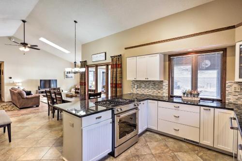 Beaver Dam Lake Retreat W/ Fire Pit & Dock! - 폭스 레이크