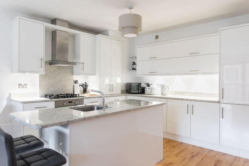 Best City Centre Luxurious Home Free Parking - Belfast