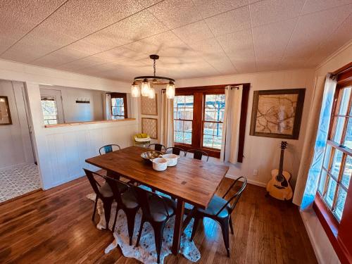 11th Street River House - Bandera, TX