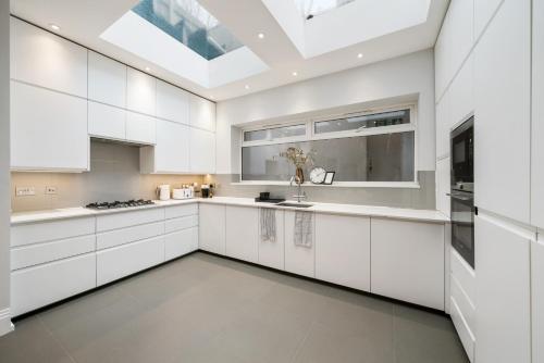 Modern 4 Bedroom Townhouse With Cinema Room In The Heart Of London Se1 - London, UK