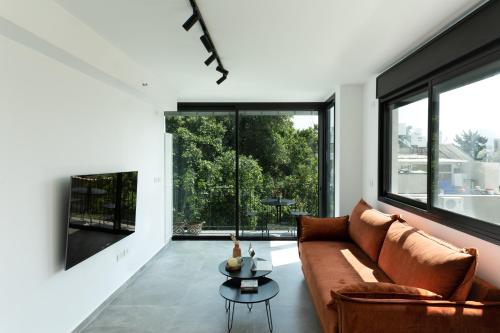 Zeev Jabotinsky Residence - With Mamad - Tel-Aviv