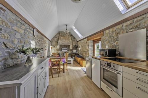 Stone House In Plouarzel Near Sandy Beaches - Plouarzel