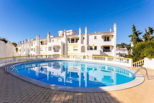 Sunny Duplex W/ Pool & Balcony By Lovelystay - Carvoeiro