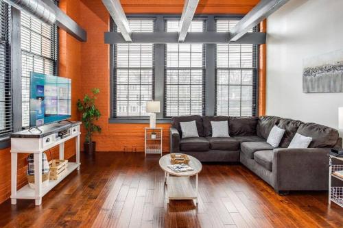 Centric Modern Loft W/ King Beds - Rochester, NY