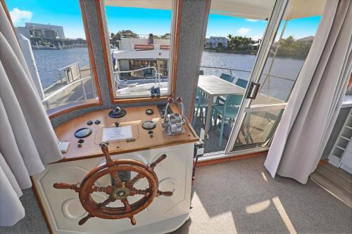 Caloundra Houseboats - Bribie Island