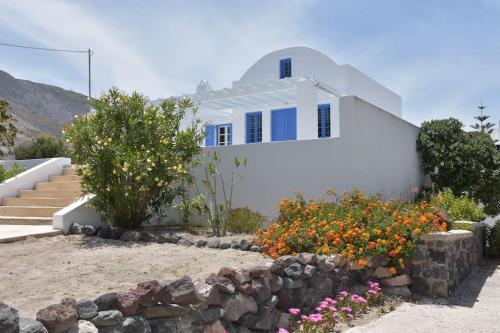 Spacious veranda, house for 3, in the village. - Kamari, Griechenland ...