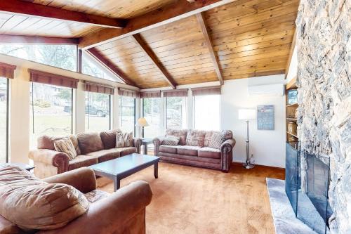 Creekside Cabin - Groveland, CA