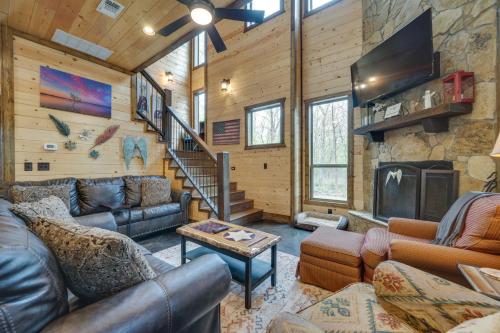 Hot Tub & Fire Pit: Spacious Broken Bow Cabin - Broken Bow Lake, OK