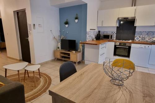 Appartement Avec Grand Garage - Béziers