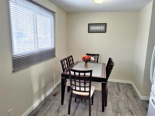 Cozy 4 Bedroom Townhouse - Peaceful Feel Of Home - Winnipeg