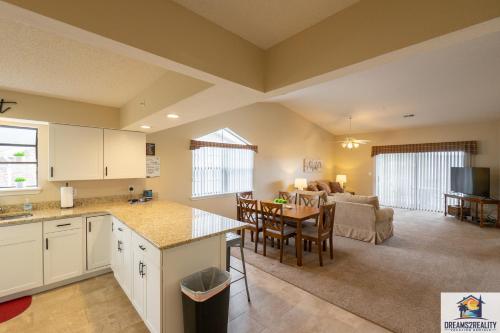 2br Penthouse Condo - 2 Pools - Close To The Strip - Stairs Required - Free Tickets Included - Fhe-1 - Branson, MO