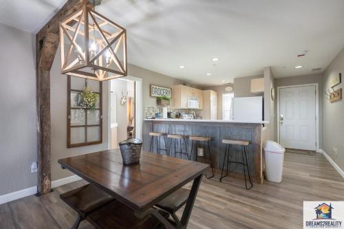 3br Updated Walk-in Condo - Near The Strip - Free Tickets Included - Ch4-4 - Branson, MO