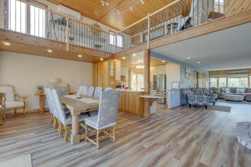 Amazing Rocky Point Retreat Overlooking The Sound! - Friendship Drive, NY