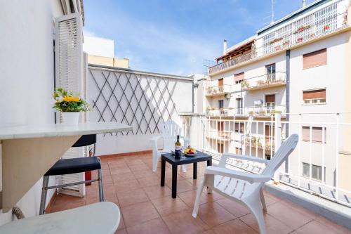 Terrazza Dante Bright Apartment - Bari