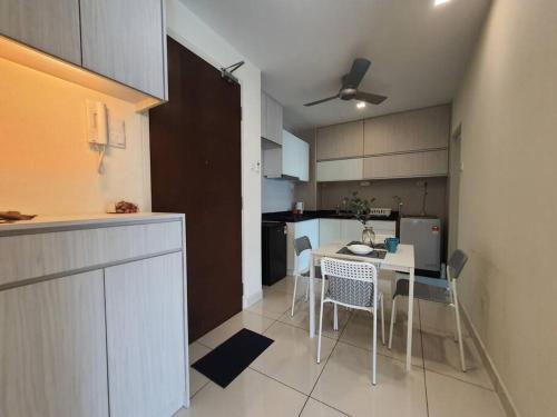 Central Residence With 2 Bedroom By Howhaus - Kuala Lumpur