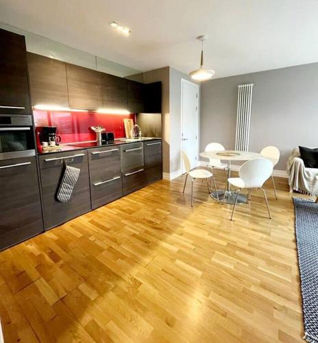 City Apartment With Terrace - Leicester