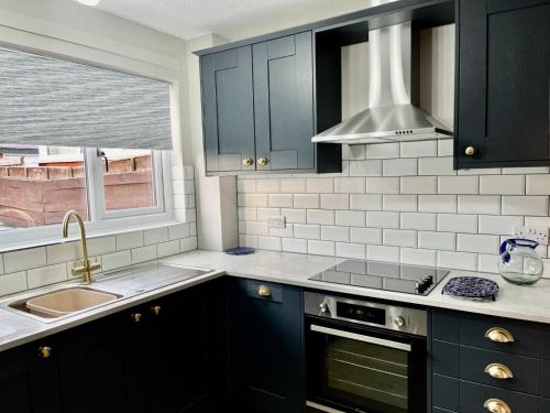 Canada House - 3 Bedroom House - Warrington