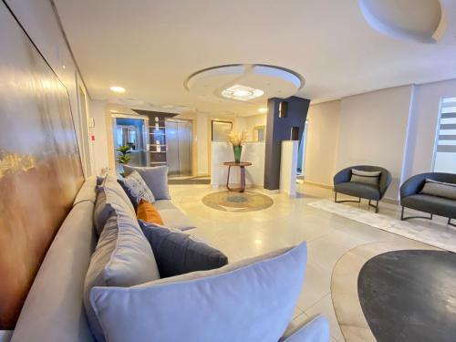Mrf74 - Churrasqueira, Quadra Mar, Garagem, 2 Dorm - Balneário Camboriú
