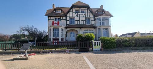 Maison De Vacances Bord De Mer Normandie Plage Du Debarquement Proche Caen - Courseulles-sur-Mer