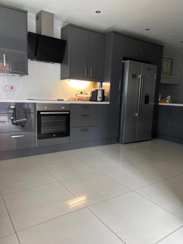 Belfast Macs Double & Single Bed Ensuite Room - Belfast