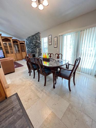 Resort Like House, 4 Bedrooms, 3 Bathrooms - Lake Mary, FL