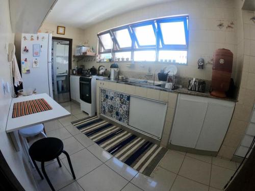 Suite Em Apto Compartilhado - Salvador