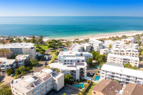 Modern 2br Beachside Apartment - Kings Beach Perfectly Located To Relax And Unwind - Sunshine Coast