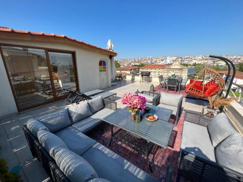 Amazing Terrace With 360 Degree Bosphorus View Next To Tram - Balat