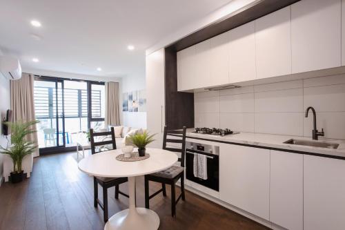Panorama Apartment Walk To Box Hill Central By Goodlive - Box Hill