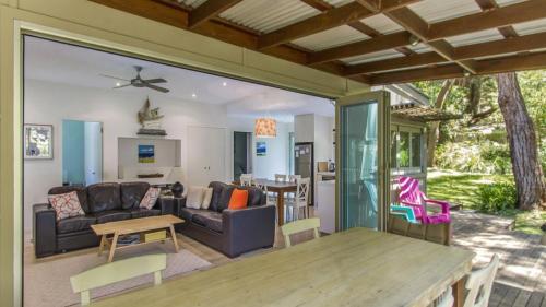 Coastal Chic Holiday Cottage - Patonga