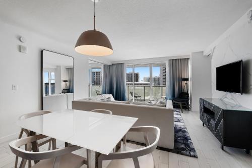Resort-style Residence Beachfront Condo Oasis - Fort Lauderdale, FL