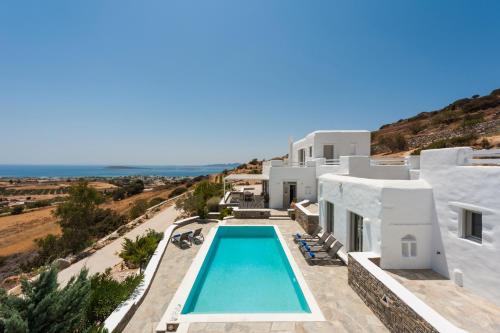 Ninemia - Paros
