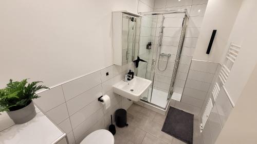 Business & Family - Zentral, 24h Check-in, Xxl Tv - Siegburg