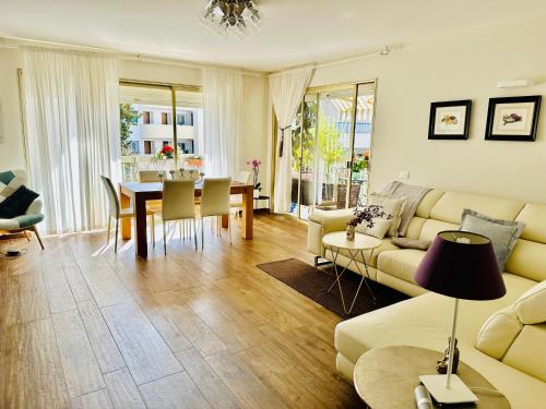 Luxury 130m2 Ac, Terrace, Parking - Steps To Beach, 5 Min Palais Des Festivals 3br-3ba - Cannes